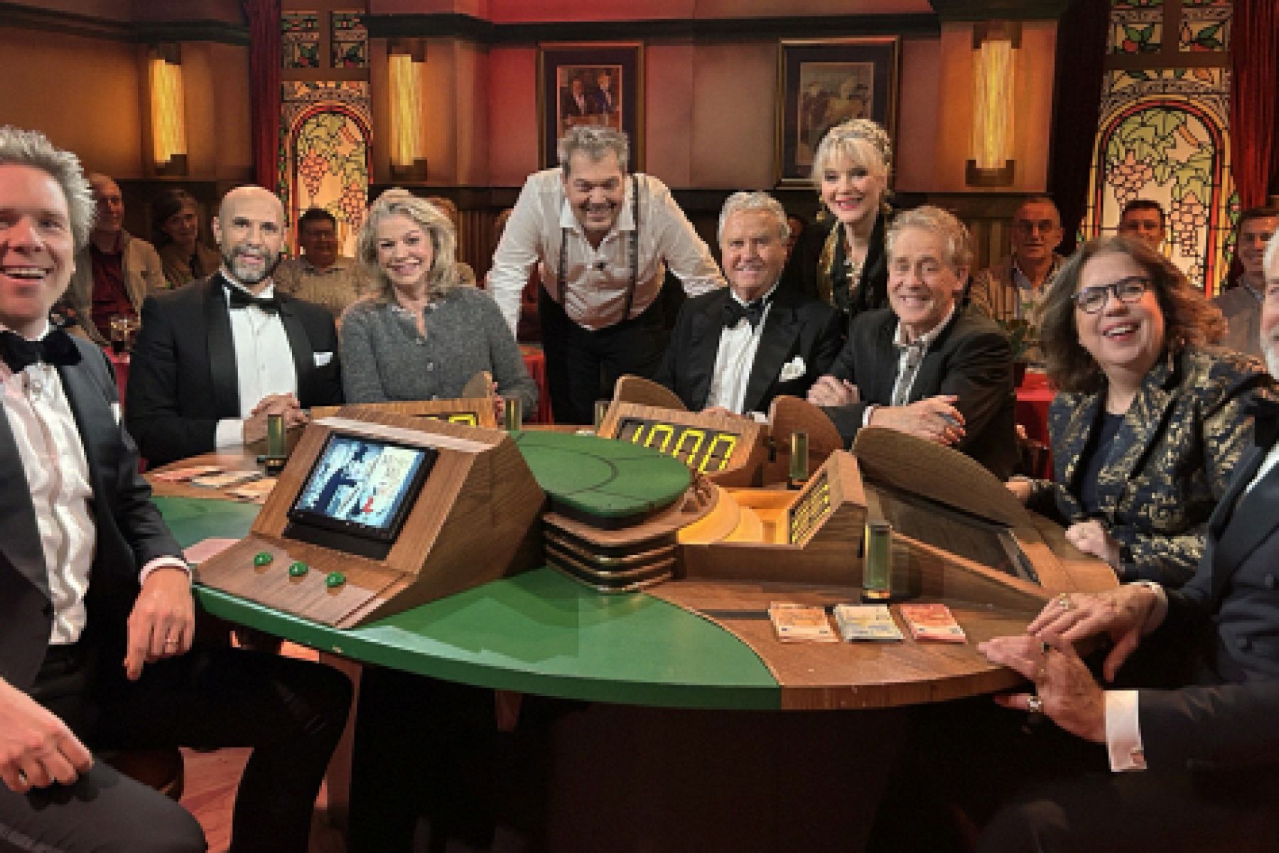 'Met het Mes op Tafel' sluit 2025 af met feestelijke oudejaarsspecial ...