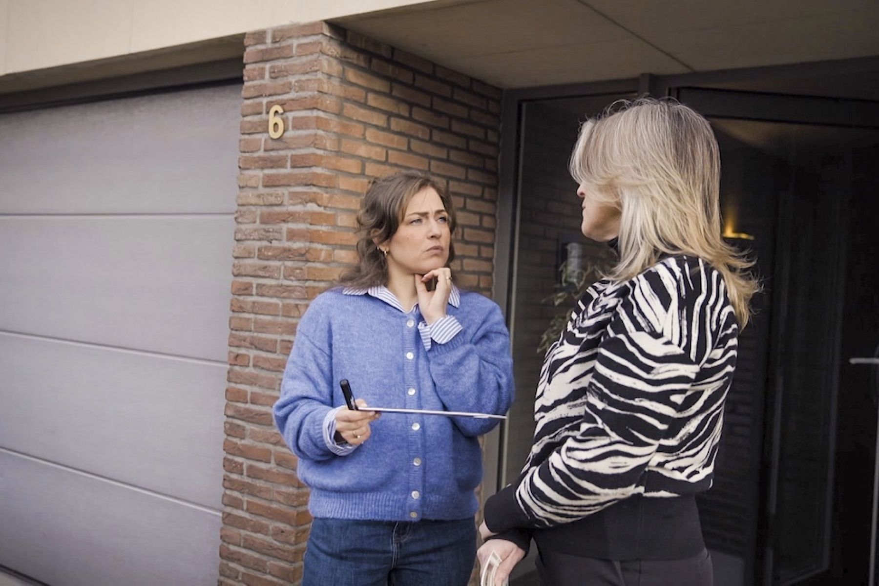 Na 10 jaar LAT-relatie samenwonen of trouwen? Frances Lefebure en Carol ...