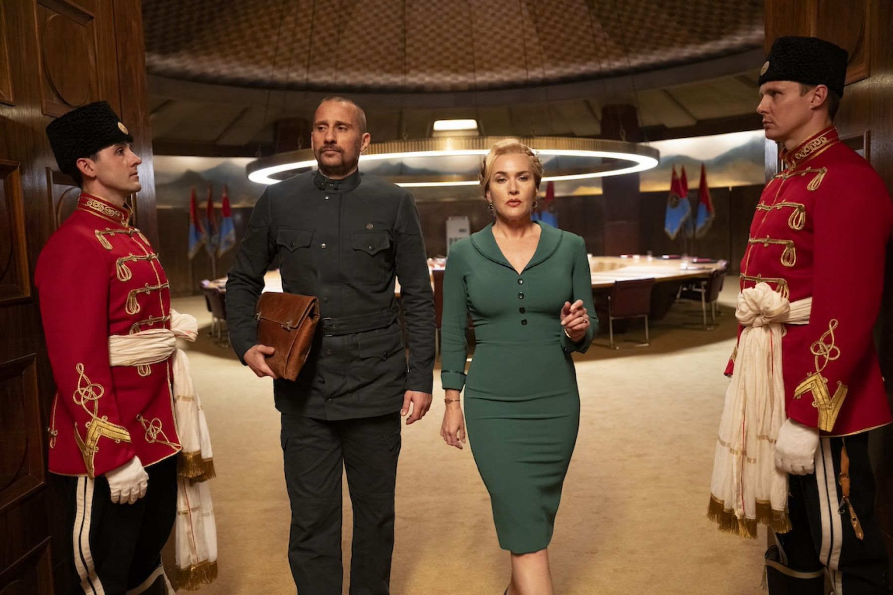 Matthias Schoenaerts schittert naast Kate Winslet in 'The Regime' | TVvisie Matthias Schoenaerts schittert naast Kate Winslet in 'The Regime' | TVvisie