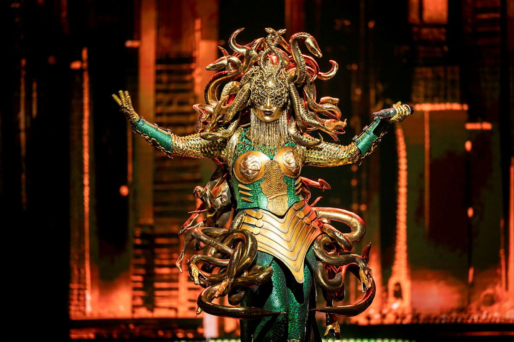 Medusa goes Tina Turner in 'The Masked Singer' | TVvisie