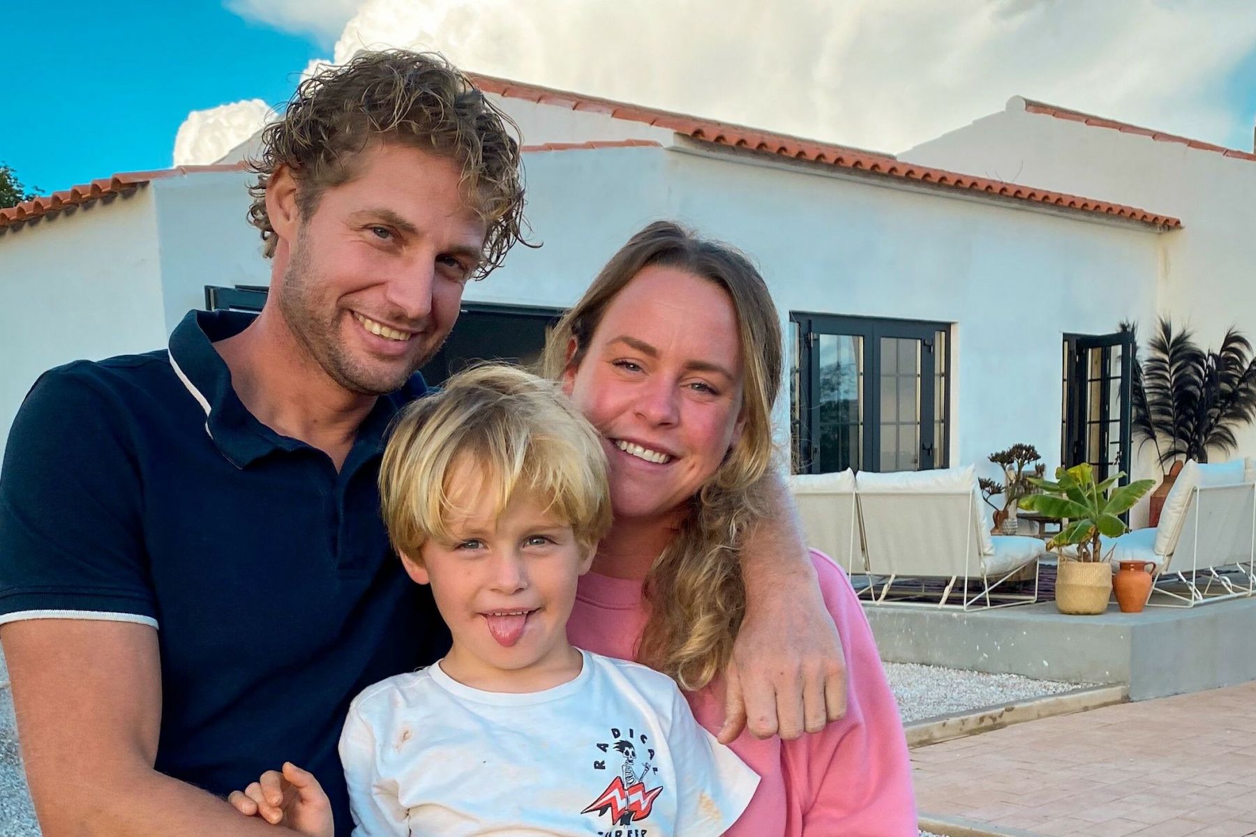 Nieuw seizoen van 'Ik Vertrek' trapt af in de Algarve | TVvisie