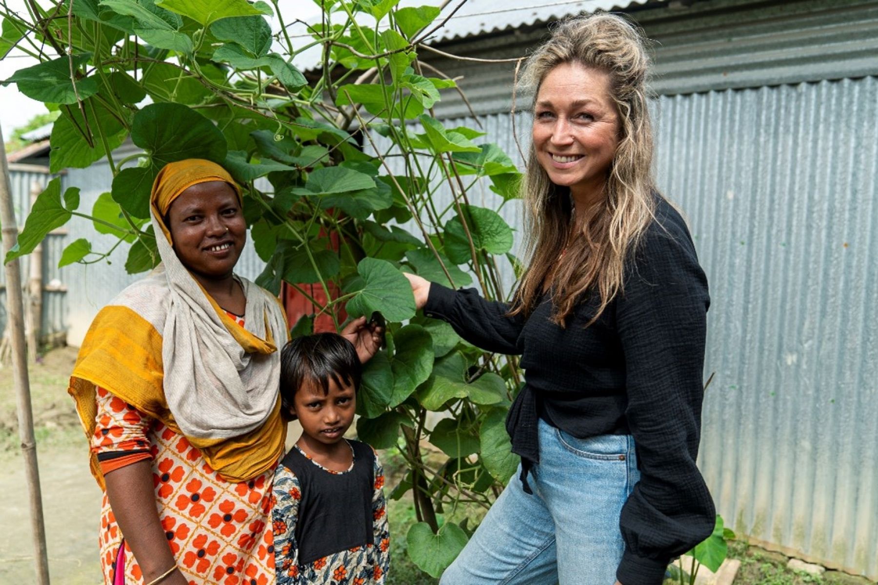 'RTL Boulevard' presentatoren en zangeres Do in actie voor Cordaid ...