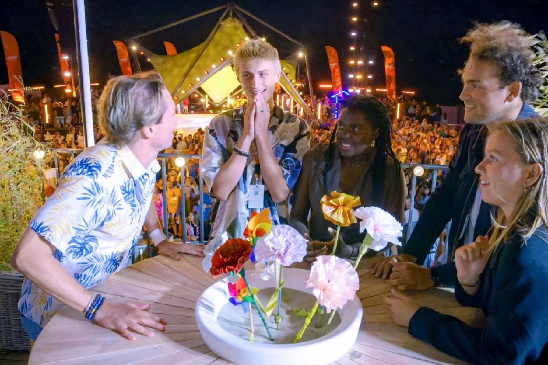 Verrassing! 'Regi Academy'-kandidaat moet plots optreden tijdens een ...