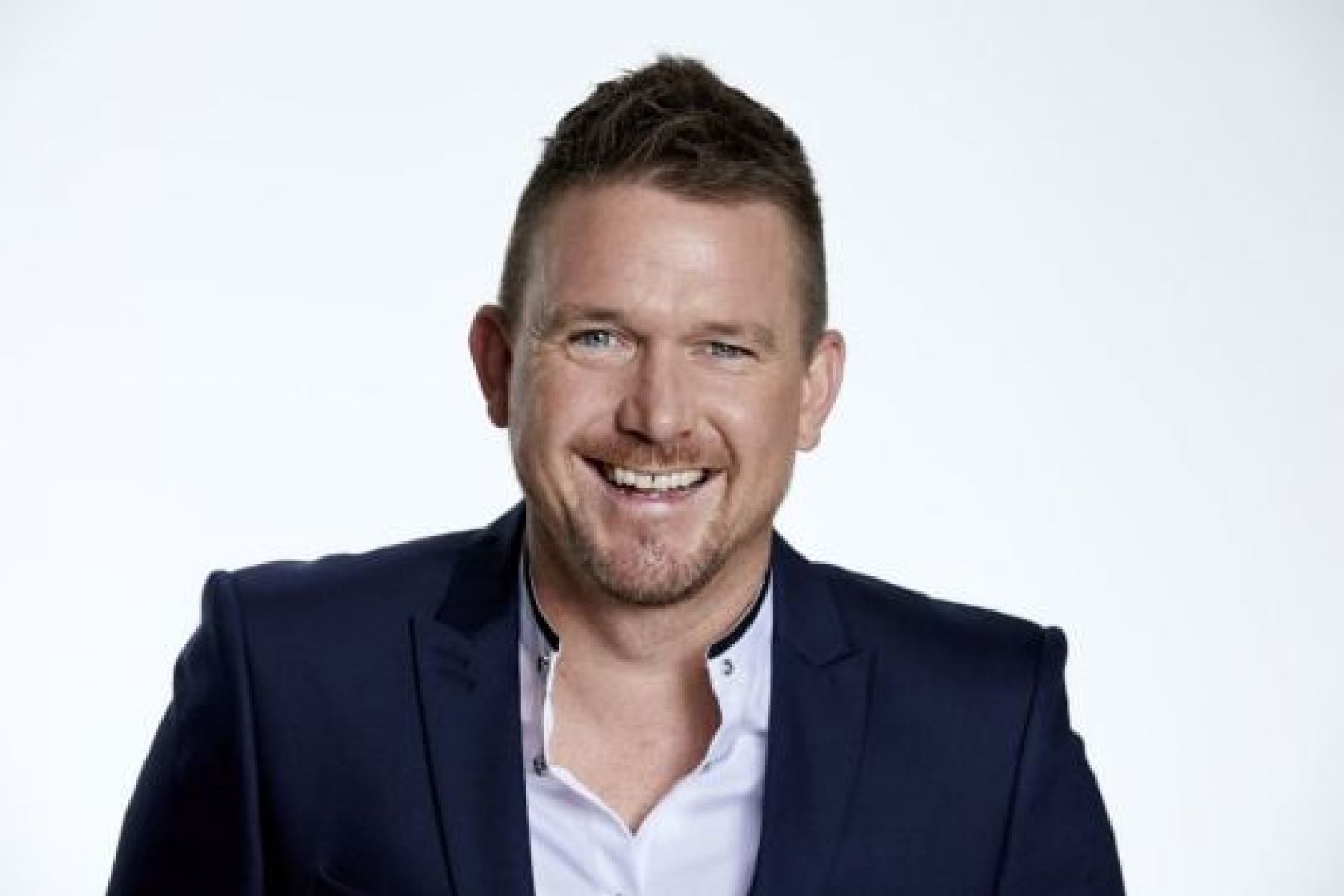 Johnny de Mol stopt als presentator van 'HLF8' | TVvisie
